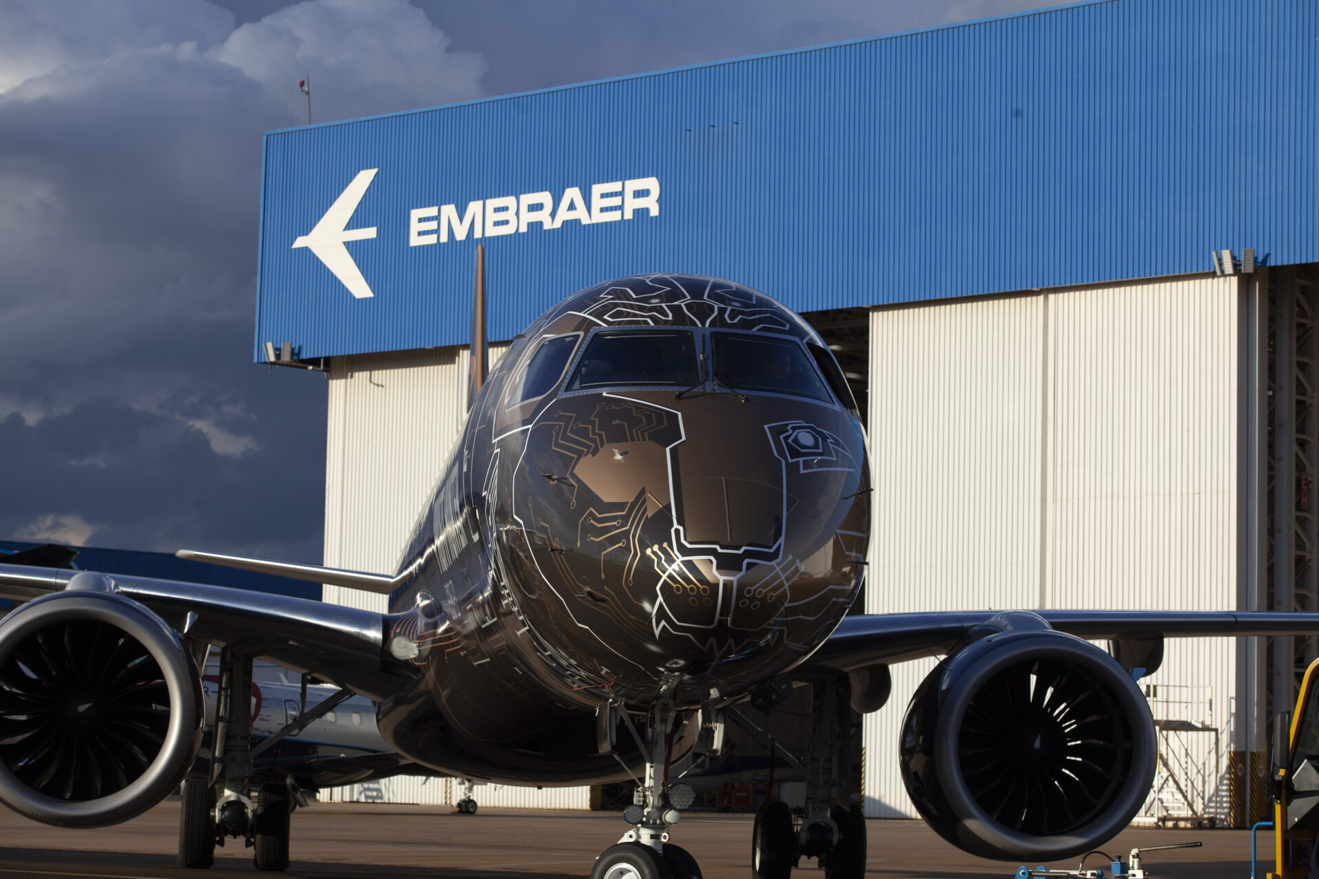 Flight Forward: Embraer Spreads Its Wings - Indian Aerospace and ...
